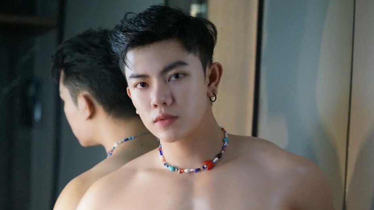 เปิดวาร์ป หนุ่มบอน นายแบบเป้าตุง ซิคแพคแน่นกร้ามขึ้นเป็นลูก