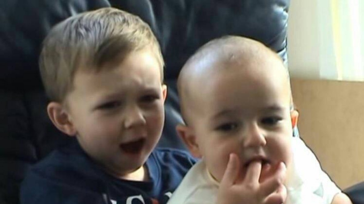 ใครจำคลิป Charlie bit me ได้บ้าง ตอนนี้ทั้งคู่โตแล้ว