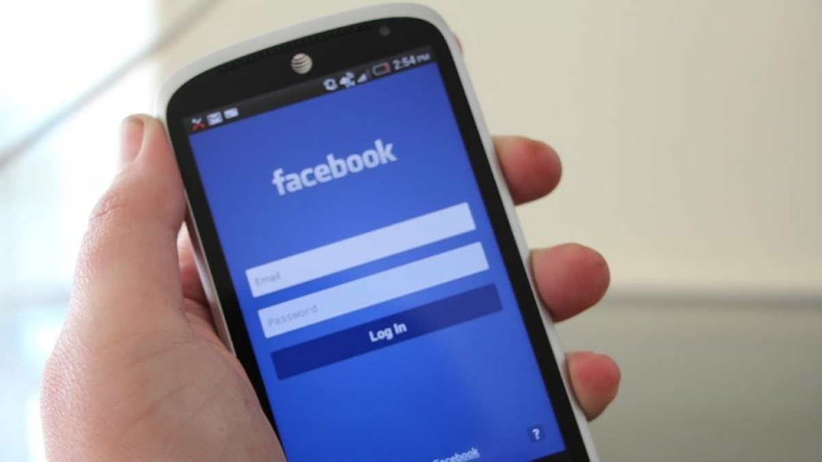 Facebook พยายามถามรหัสผ่านและอีเมลของผู้ใช้ โดยอ้างว่าเป็นการพิสูจน์ตัวตน!