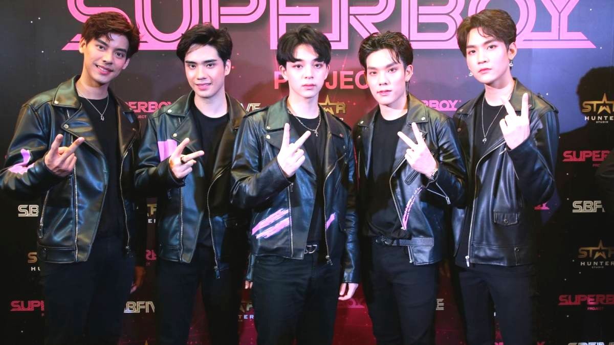 เราอยากเป็นฟันเฟืองเล็กๆ! เปิดใจ 'SBFIVE' บอยแบนด์ไทย ที่จะทำให้ T-POP กลับมาโด่งดัง