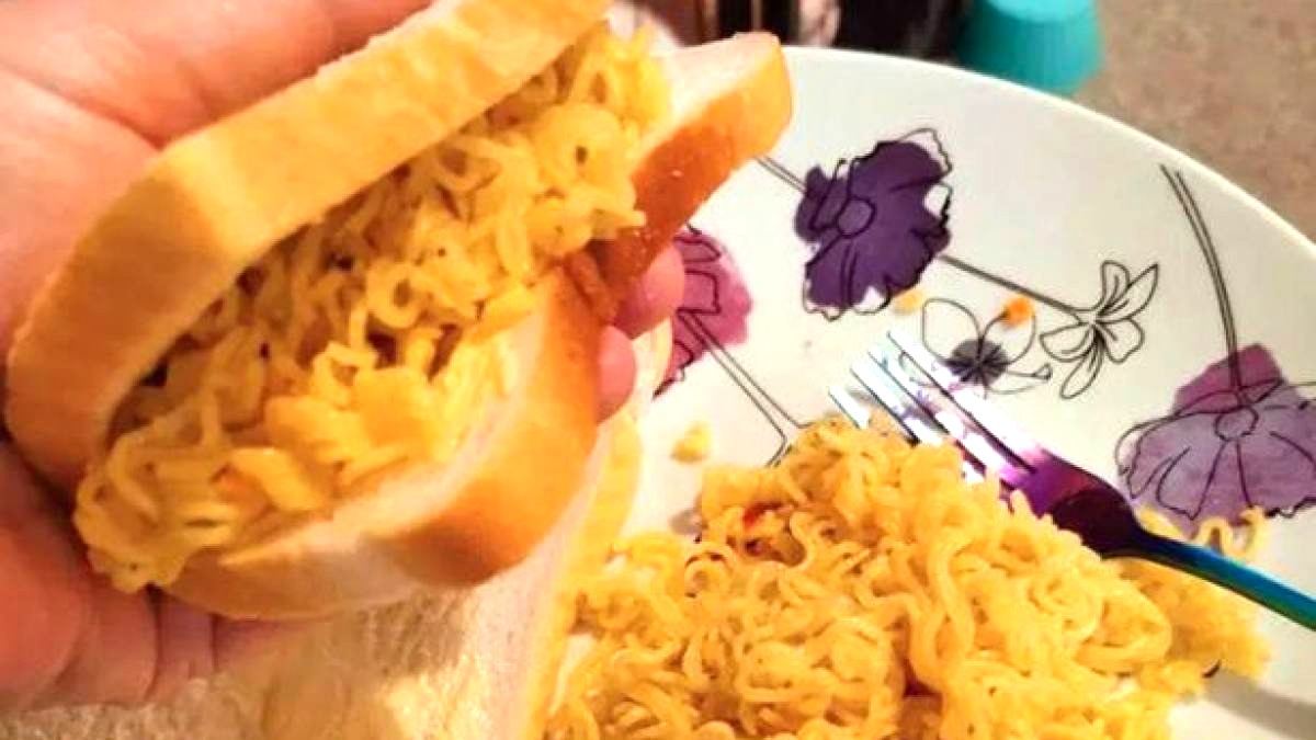 เถียงกันดุเดือด! หลังหญิงอังกฤษโพสต์ภาพถ่าย แซนวิช 'double carb' บนFacebook