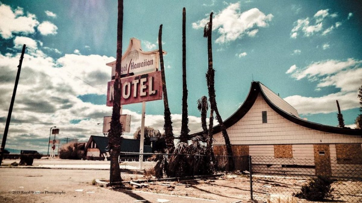 Creepy Tiki: โรงแรม Royal Hawaiian ที่ถูกทิ้งร้างของ Arne