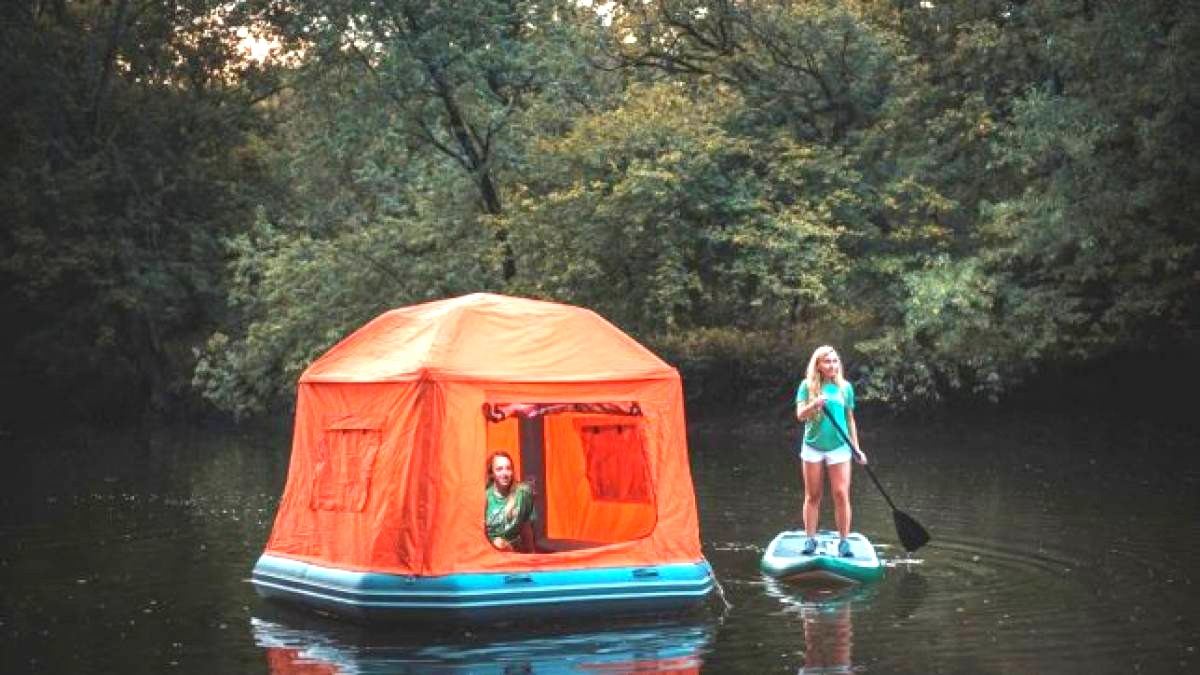 Drifting to Sleep: Snooze on Water ในเต็นท์ลอยน้ำแห่งแรกของโลก