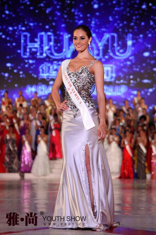 ชุดราตรีของประเทศอื่นๆ วันประกวด TOP MODEL และ Miss World Designer ...