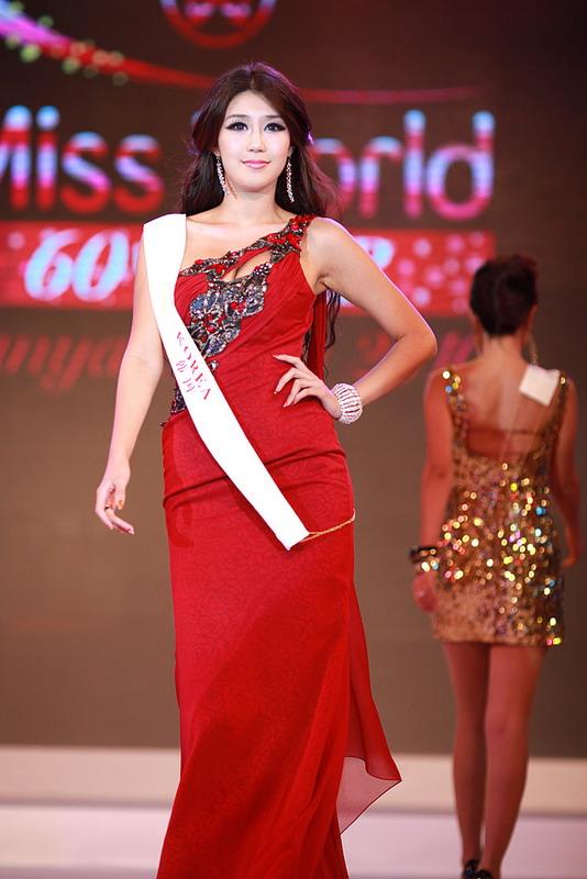 ชุดราตรีของประเทศอื่นๆ วันประกวด TOP MODEL และ Miss World Designer ...