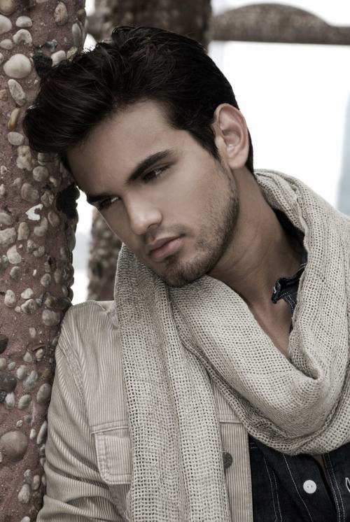 Sexy Male Model Leonardo Corredor