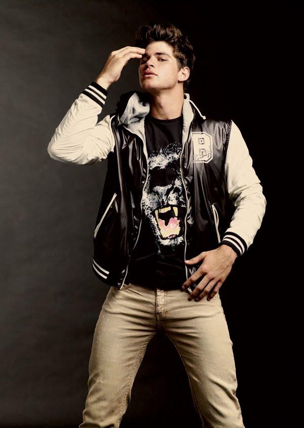 Sexy Male Model Ryan Bertroche