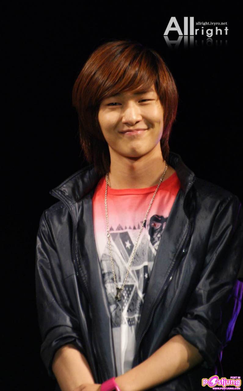 Onew [Shinee] :D