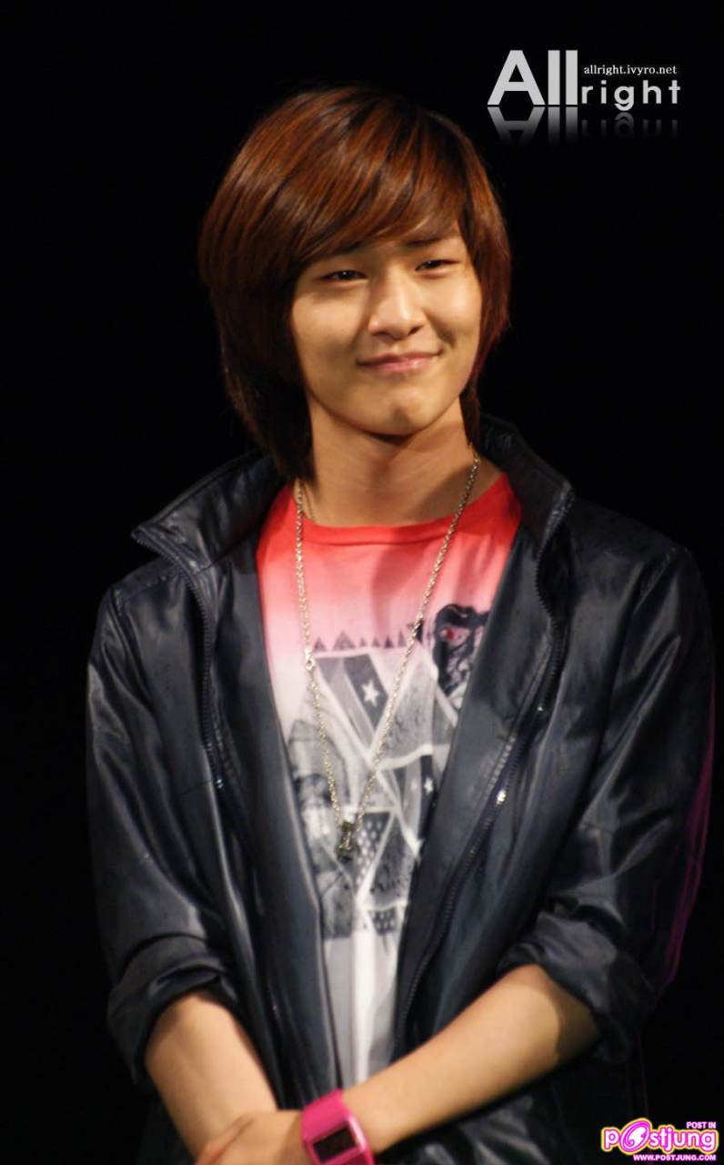 Onew [Shinee] :D
