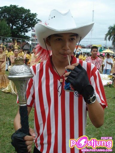 ใครเป็นใครม่างวะเนี่ยยย