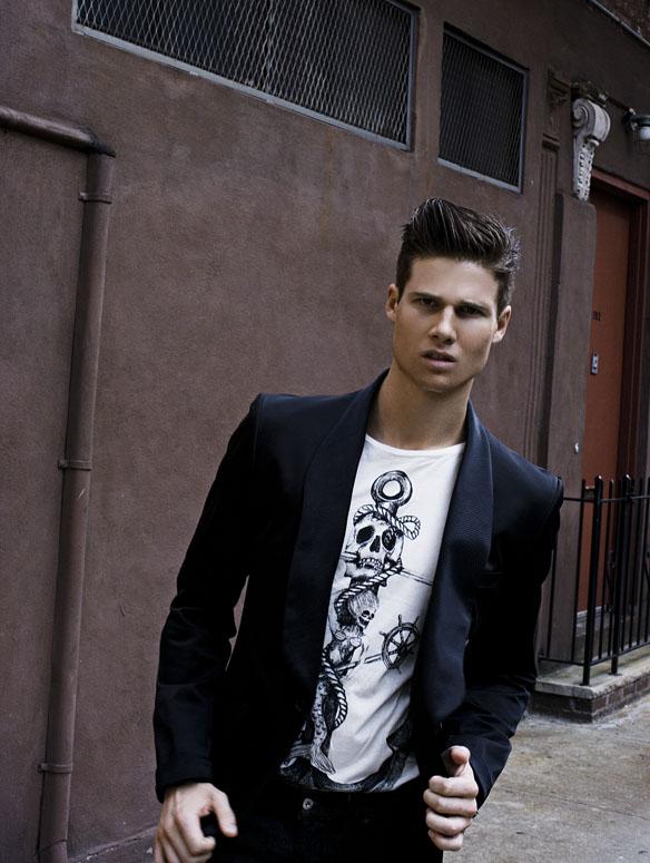 KEVIN BAKER หล่อเนี๊ยบ