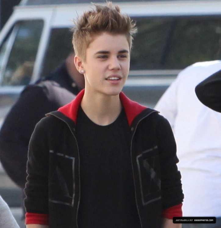 กริ๊ดๆๆๆๆ ผมทรงใหม่ของพี่ Justin ^o^