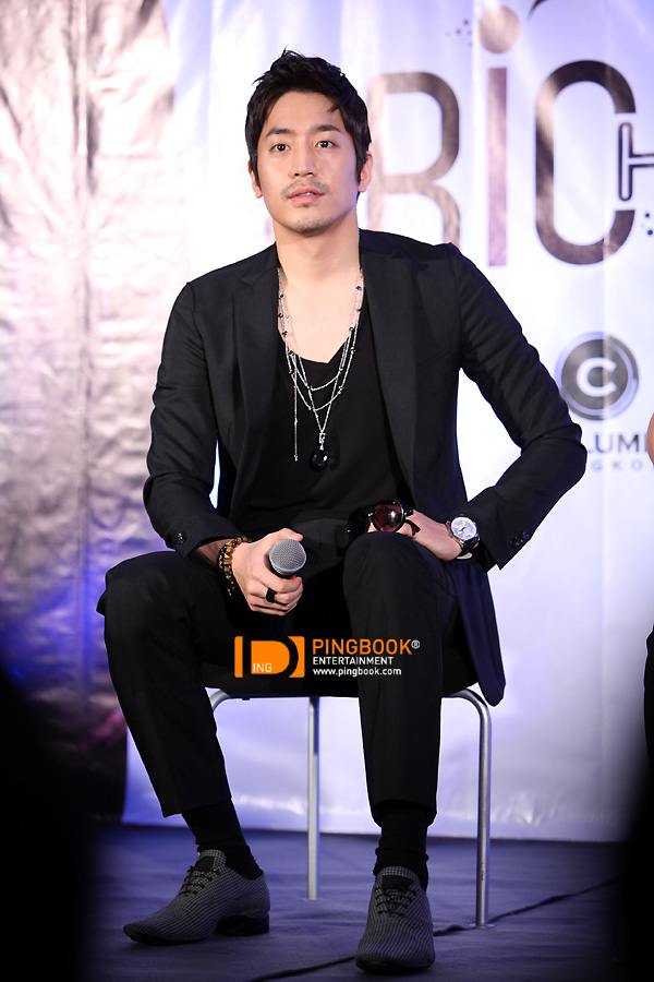 Eric_Mun คนเดียวเท่านั้นอิอิ