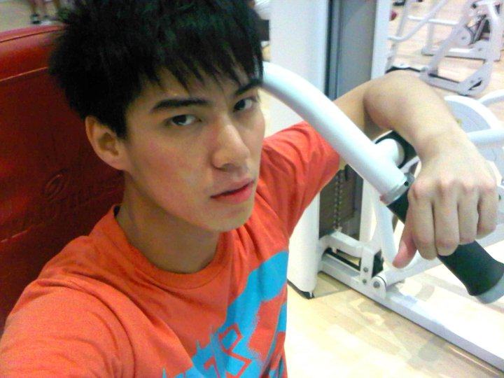 หนุ่มหล่อน่ารักจากเฟส