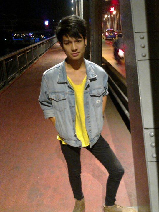 หนุ่มหล่อน่ารักจากเฟส