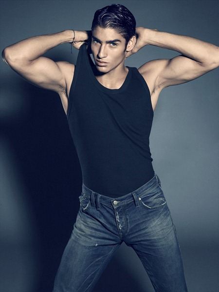 AGENCY: FRANCISCO ESCOBAR FROM REQUEST MODELS