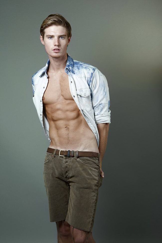 AGENCY: JULIAN NADERER WITH RED MODELS BY PHOTOGRAPHER JUSTIN VIOLINI