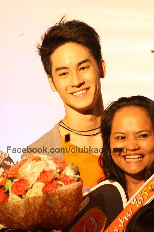 เก้า-จิรายุ งาน CAT 009 @ Centralworld (22/08/55)