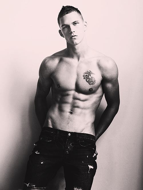 Dmitriy Tanner นายแบบ หนุ่มหล่อ สุดเท่ เสน่ห์แรง