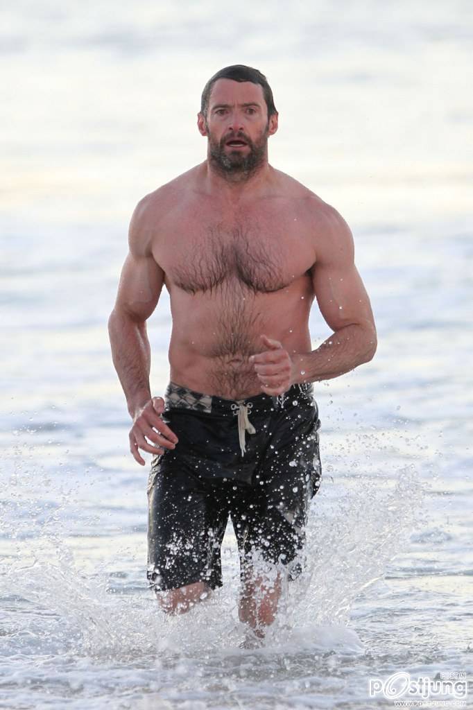 hughjackman-shirtless-six-pac