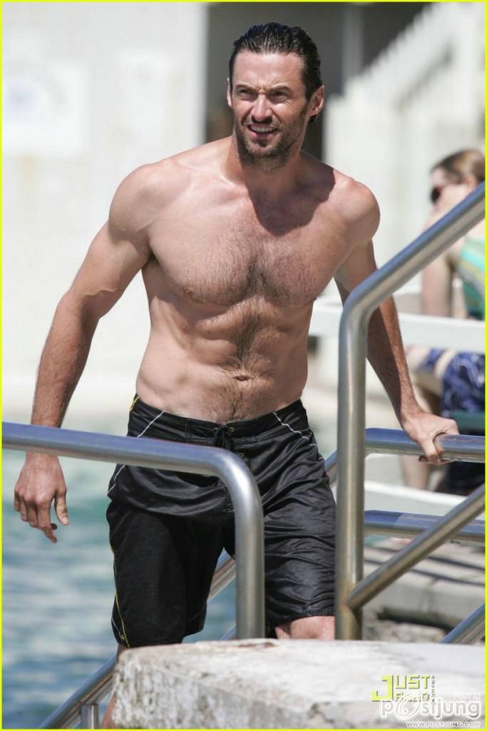 hughjackman-shirtless-six-pac