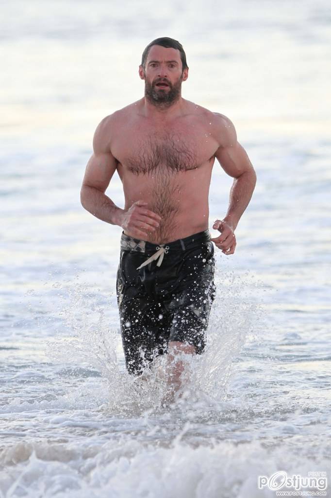 hughjackman-shirtless-six-pac