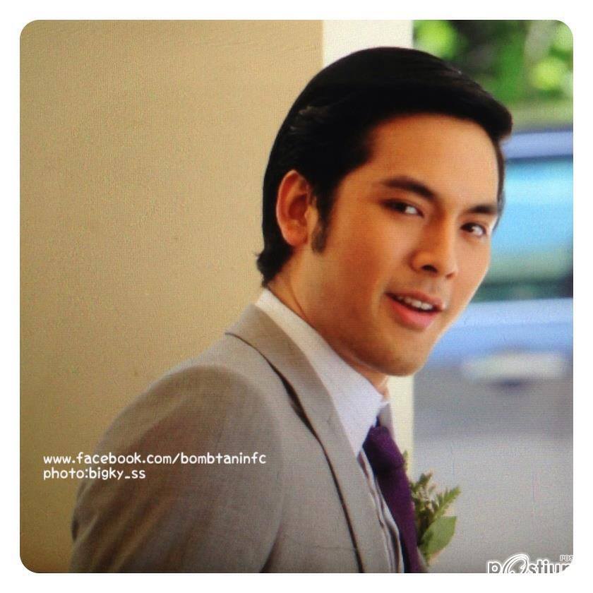 บอม ธนา เข้มดี