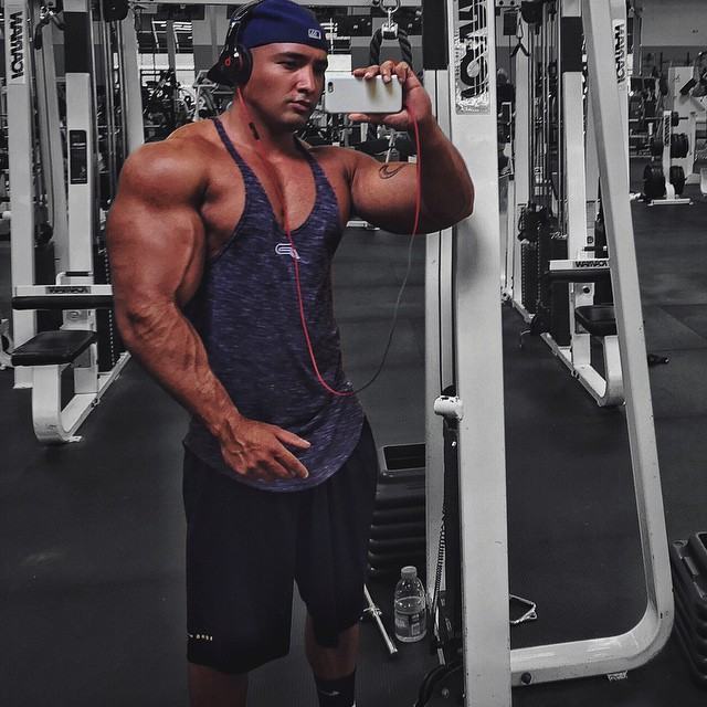 Muscle men From IG 294