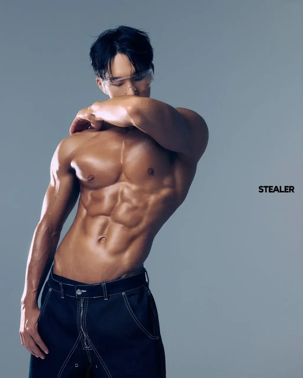 หนุ่มเกาหลีงานดี มีวาร์ป ( IG : _ybb_j )