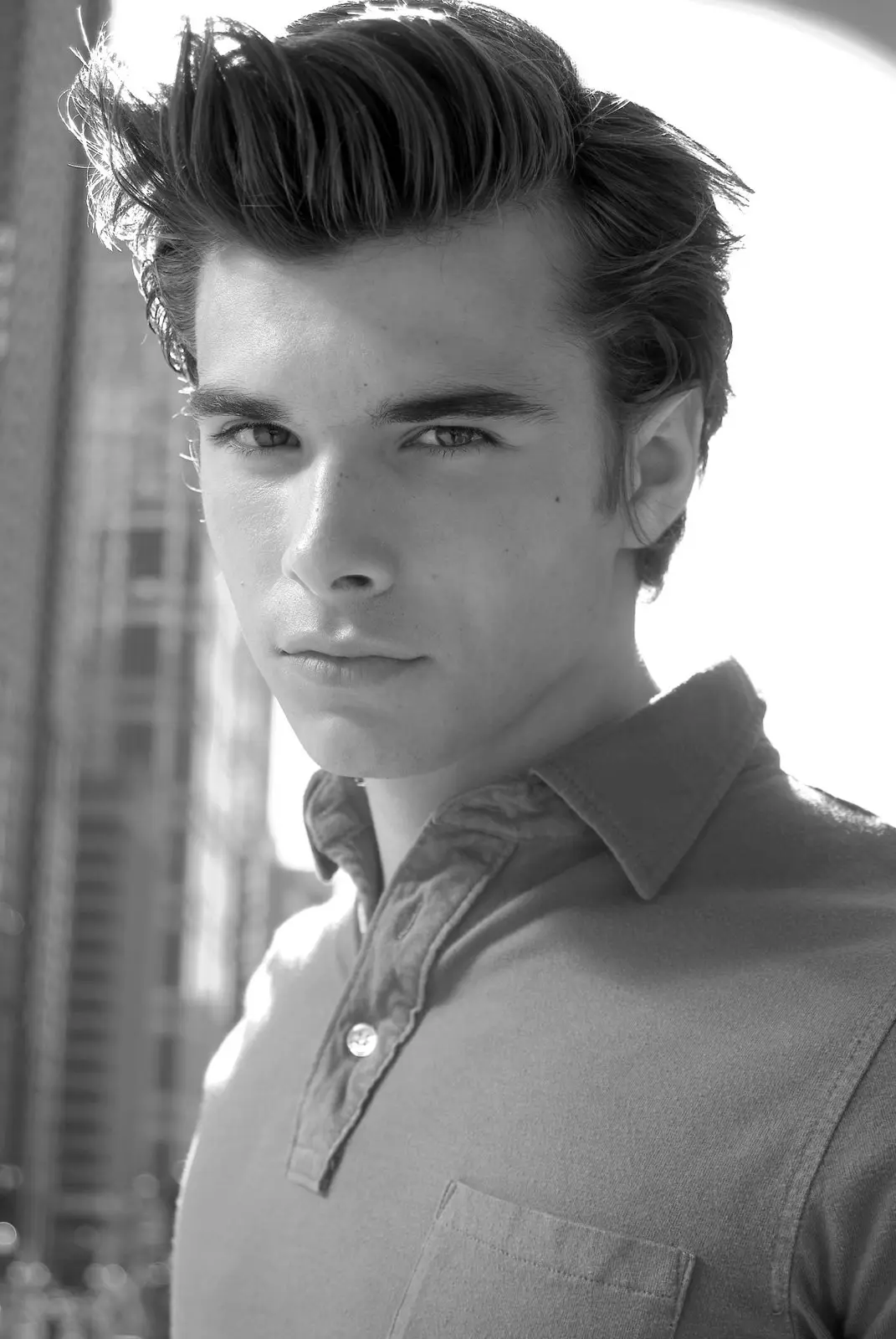 Josh Swickard นายแบบอเมริกาที่บังเอิญไปเจอรูปมา พร้อมภาพเซกซี่ตอนท้าย