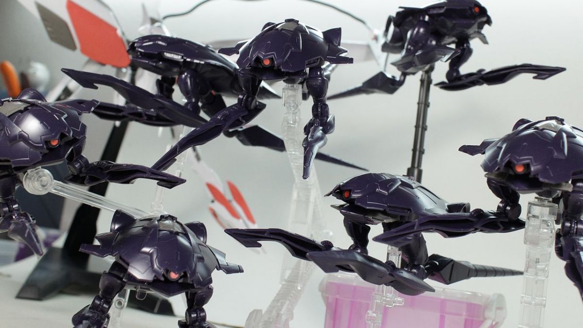 แกะกล่องลองต่อกันพลา HG 1/144 Pluma Set (Invasion of Chryse)