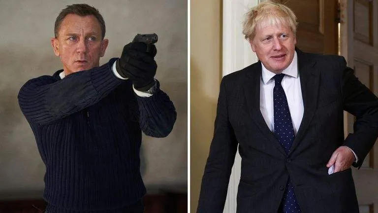 Boris Johnson และทีมงานใช้ห้องแถลงข่าวดู James Bond 007- No Time to Die