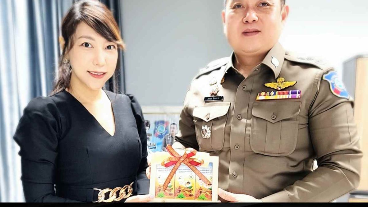 โอ๊ตตี้ Miss Smart Tourism International 2021 เข้าพบพลตำรวจตรี ภพพล จัก ...