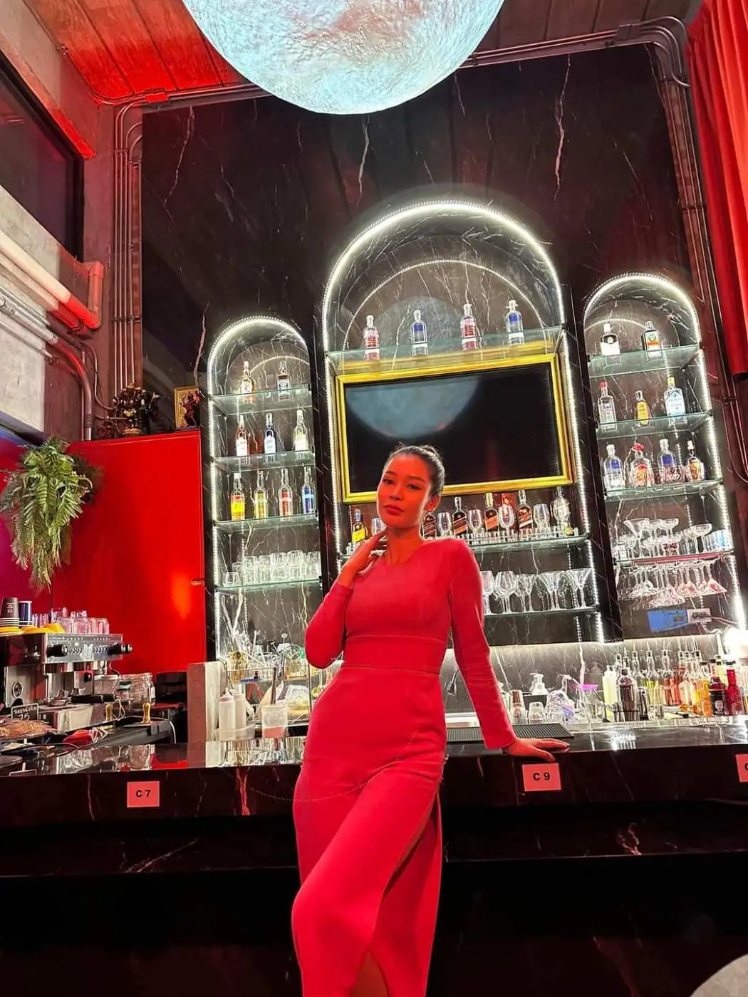 "แป้งโกะ"มิสแกรนด์ เยือนRedroombarสายไหม8