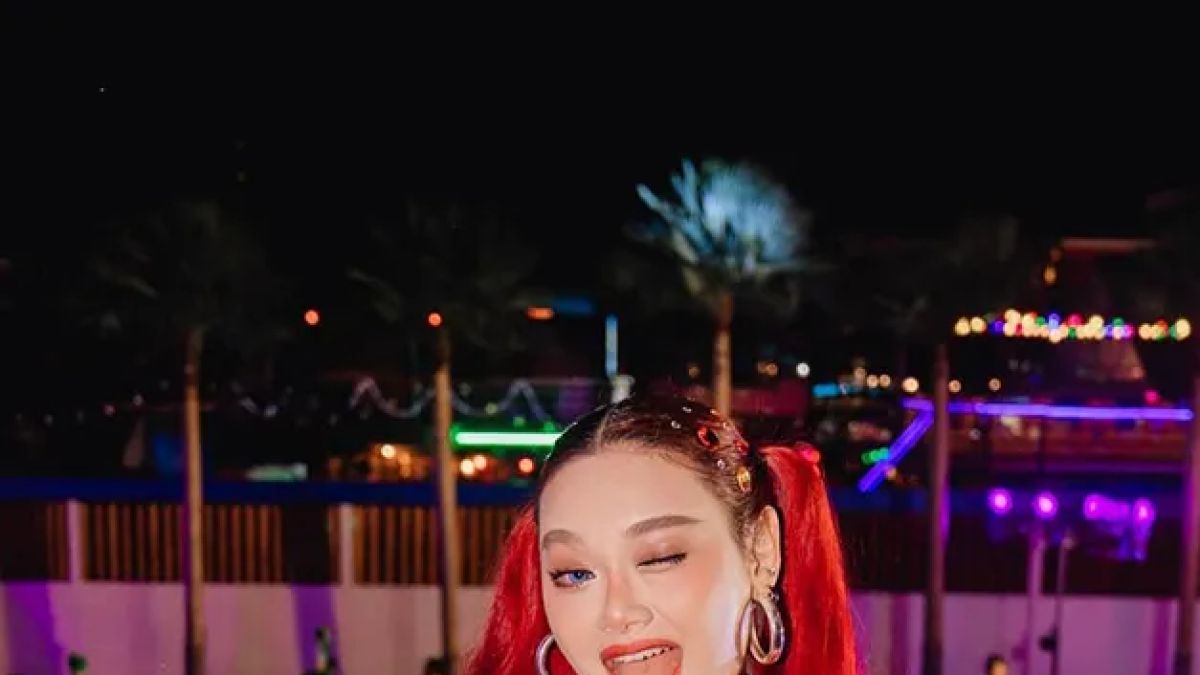 นักร้องสาวสุดเซ็กซี่ ที่เร่าร้อนที่สุดตอนนี้ Pearja